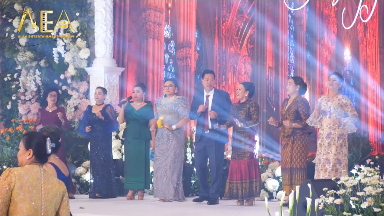 ភ្លេងលេងពីរោះពេកភ្ញៀវសូមច្រៀងម្តង សារ៉ាវ៉ាន់ រាំវង់ , Alex ...