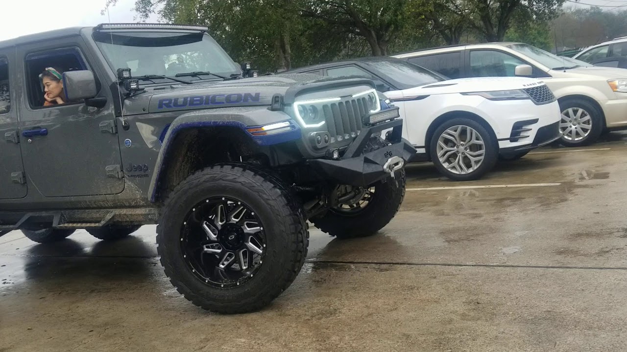 Double axle Jeep In Houston streets was spotted at CVT shop - YouTube