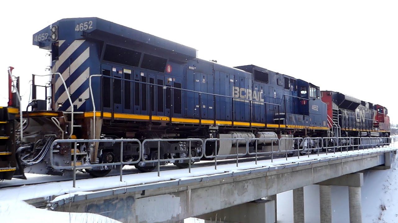BCOL 4652 | CN Train M399 on the Halton sub at MP 25 - YouTube
