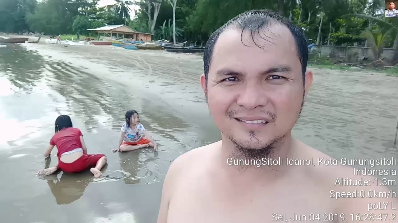Bertamasyah di marina bach - YouTube