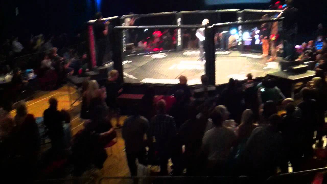 Liam McGeary vs Shaun Lomas - YouTube
