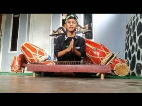 Bermain Alat Musik Kecapi | oleh Aa Fahri Ahmad Fauzan - YouTube