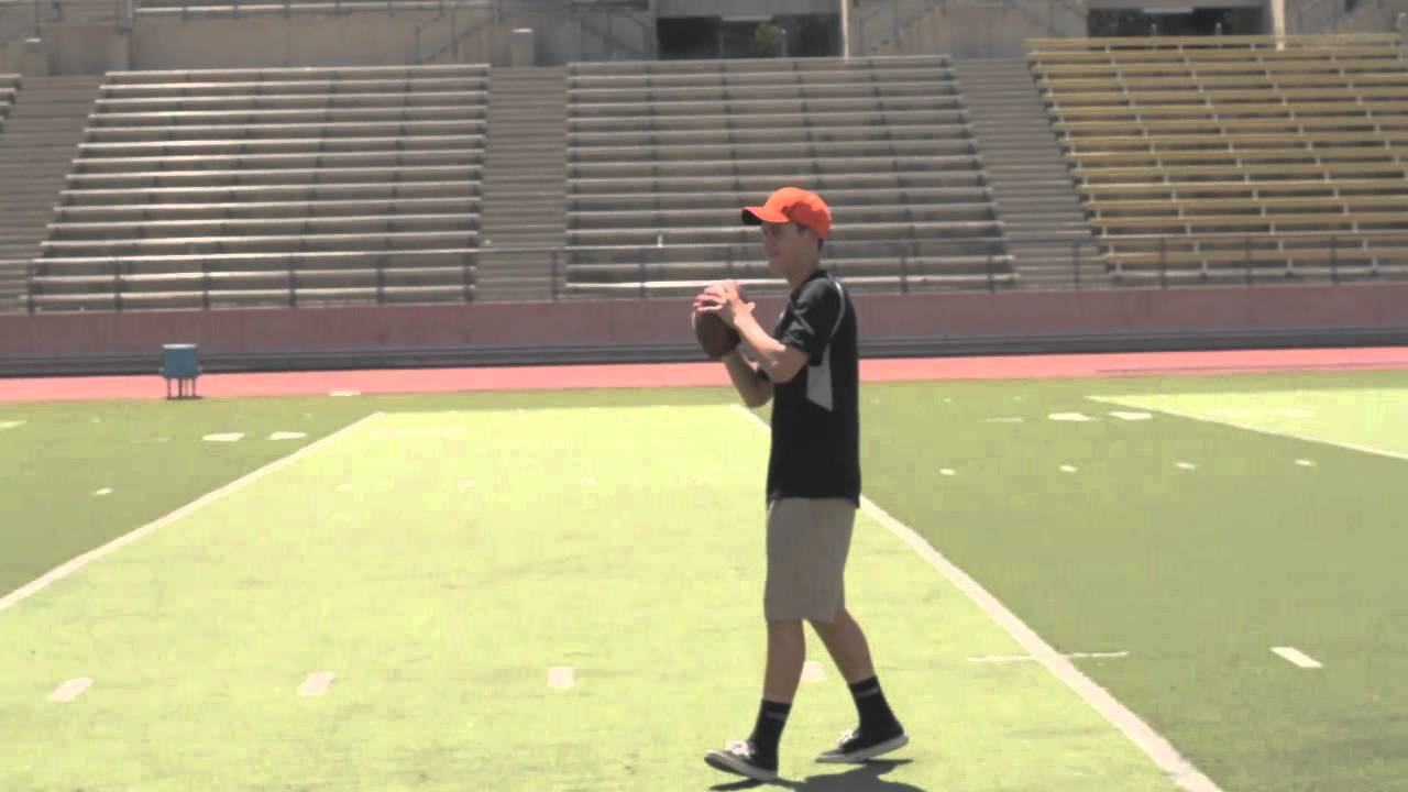 Quentin Davis QB 2011 Playing Catch with Tom Brady - YouTube