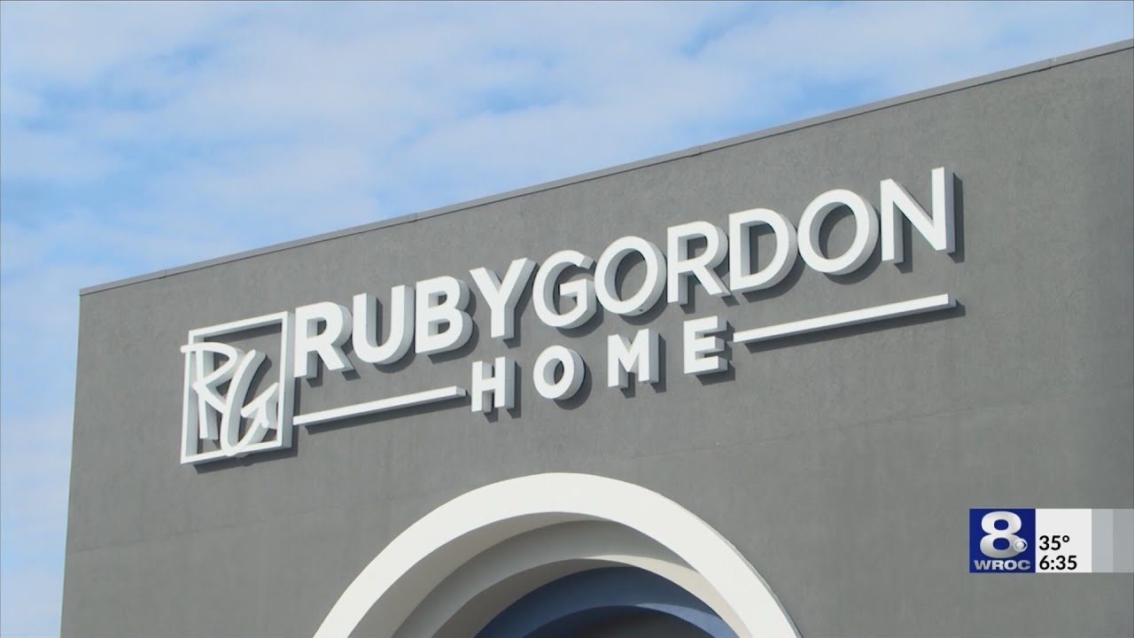 Ruby Gordon announces liquidation sale Monday - YouTube
