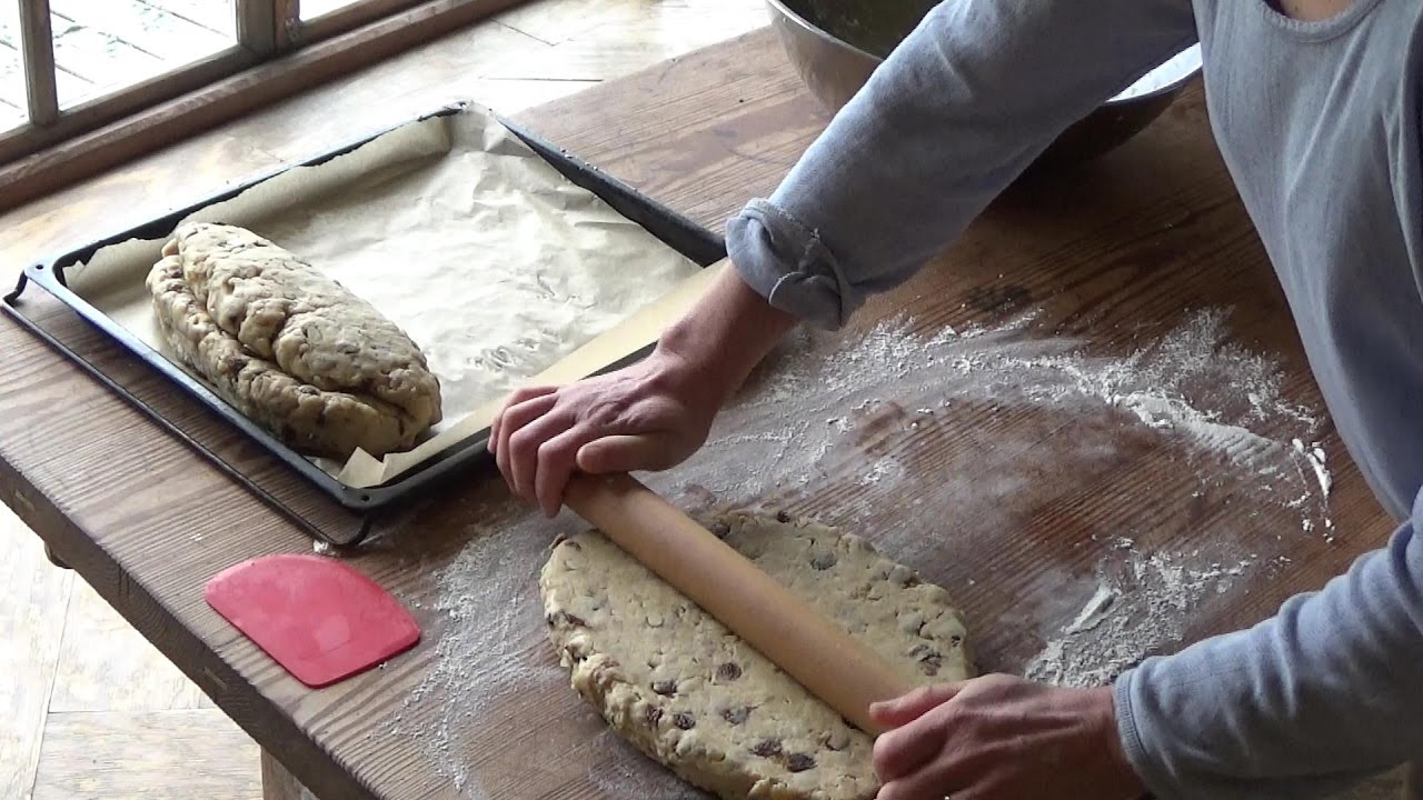 My Mum’s Christmas Recipe For Stollen (Festive Fruit Loaf From Germany ...