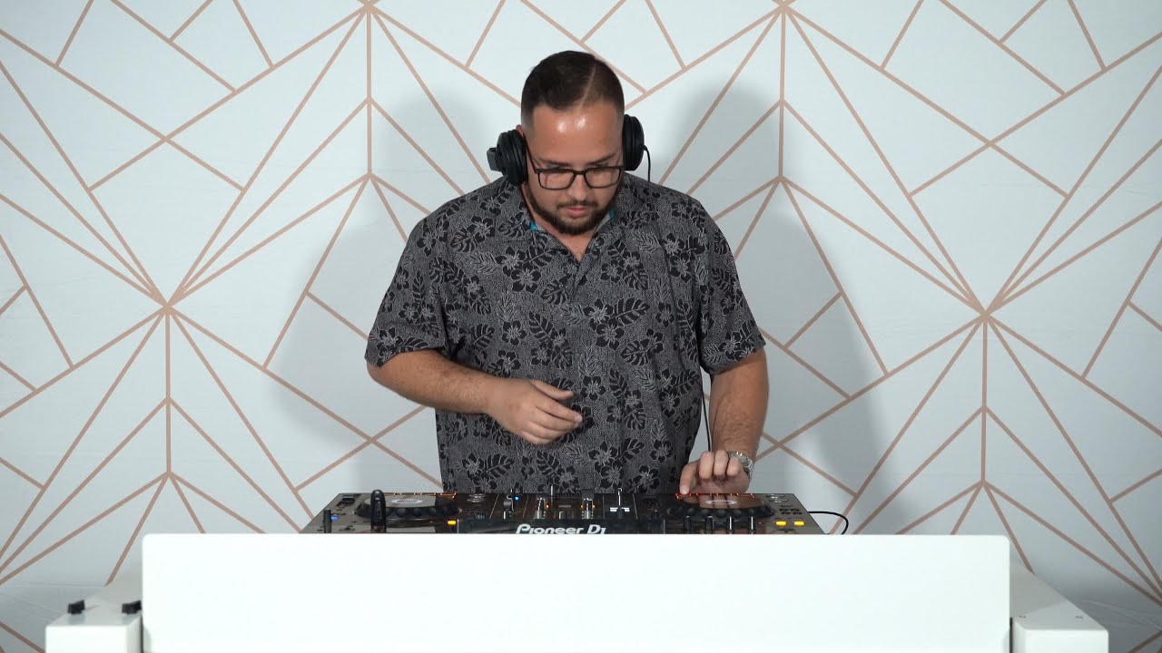 DJ Feyto (10 min mix) - YouTube