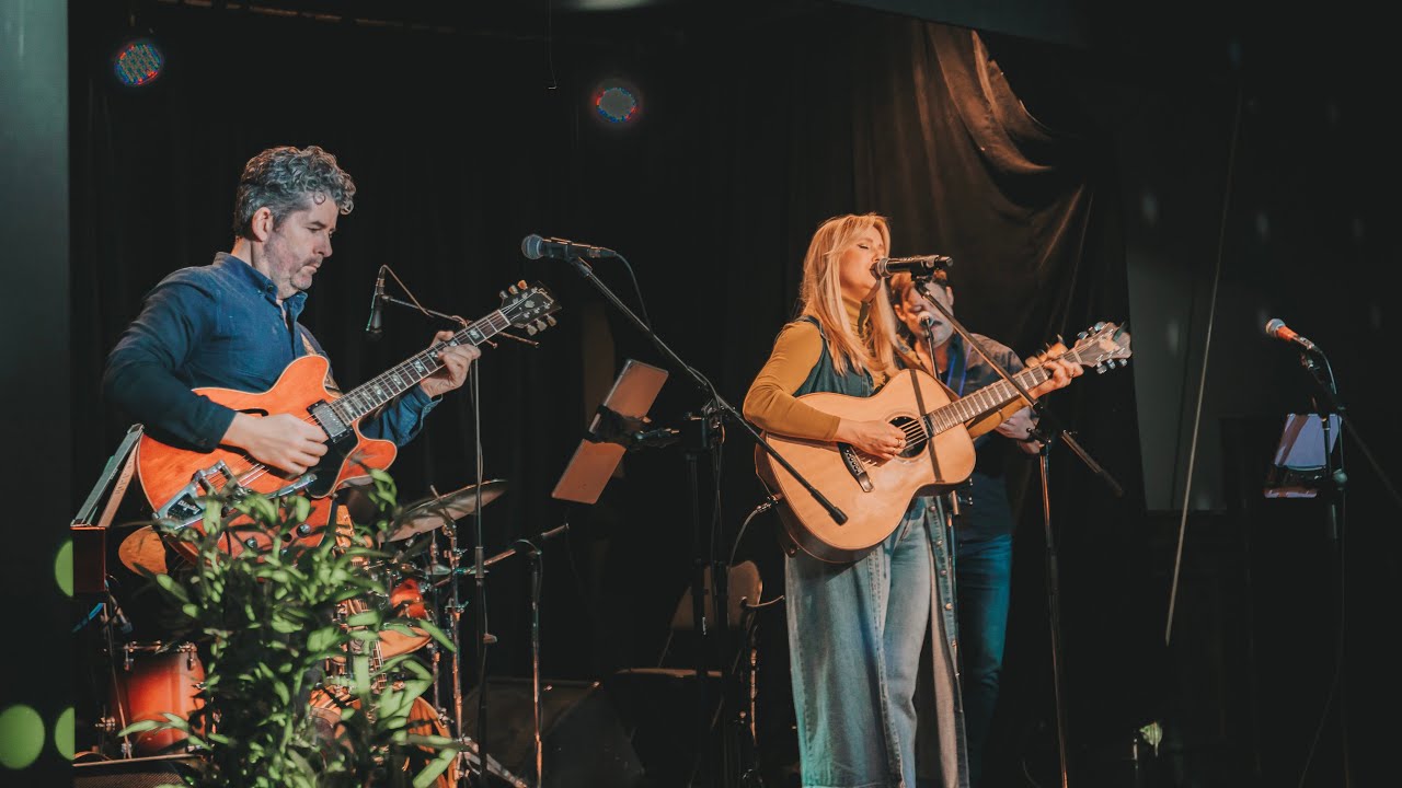 Carly Reirson - Rosalee (Live at Root Dwellers Showcase) - YouTube