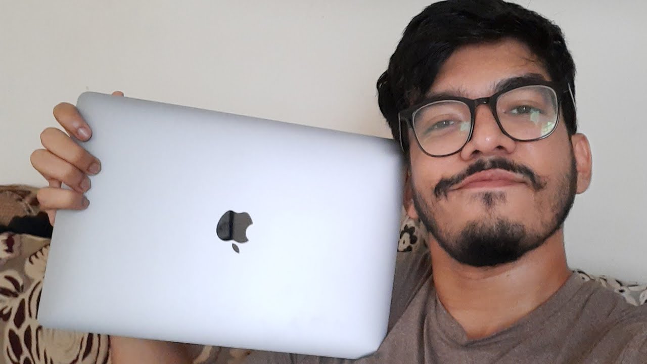 Opening My First Macbook For The First Time! - YouTube
