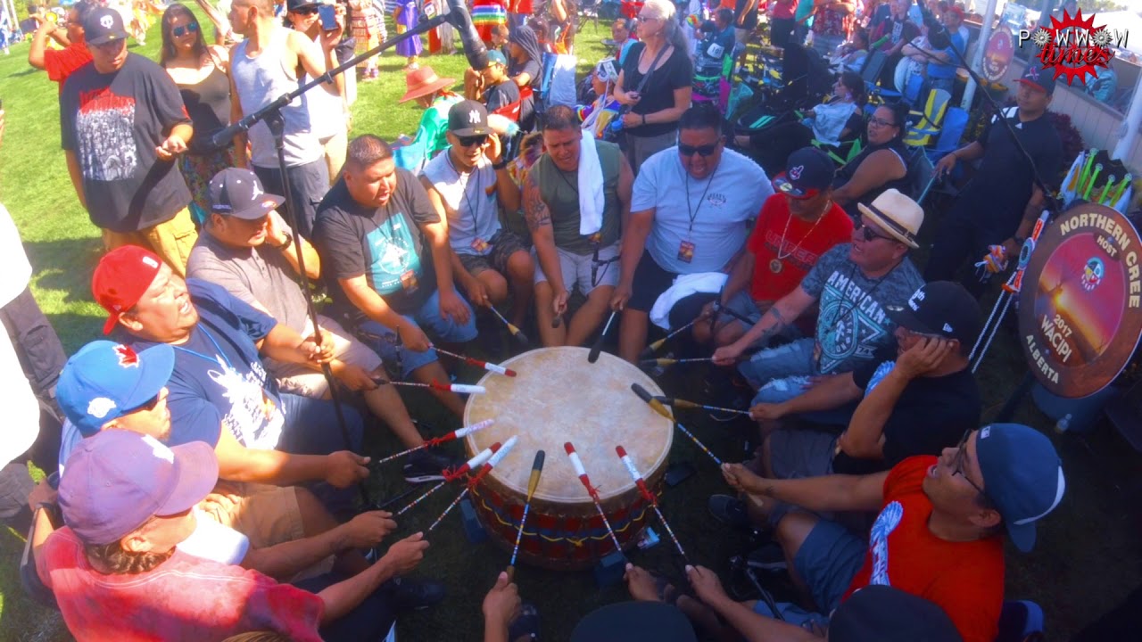 Northern Cree Singers 2017 Fancy Shake @ Shakopee Wacipi - YouTube