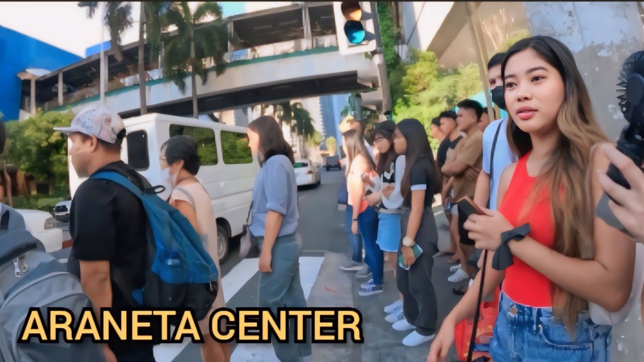 Walking Around the Famous Araneta Center in Cubao QC. Philippines ...