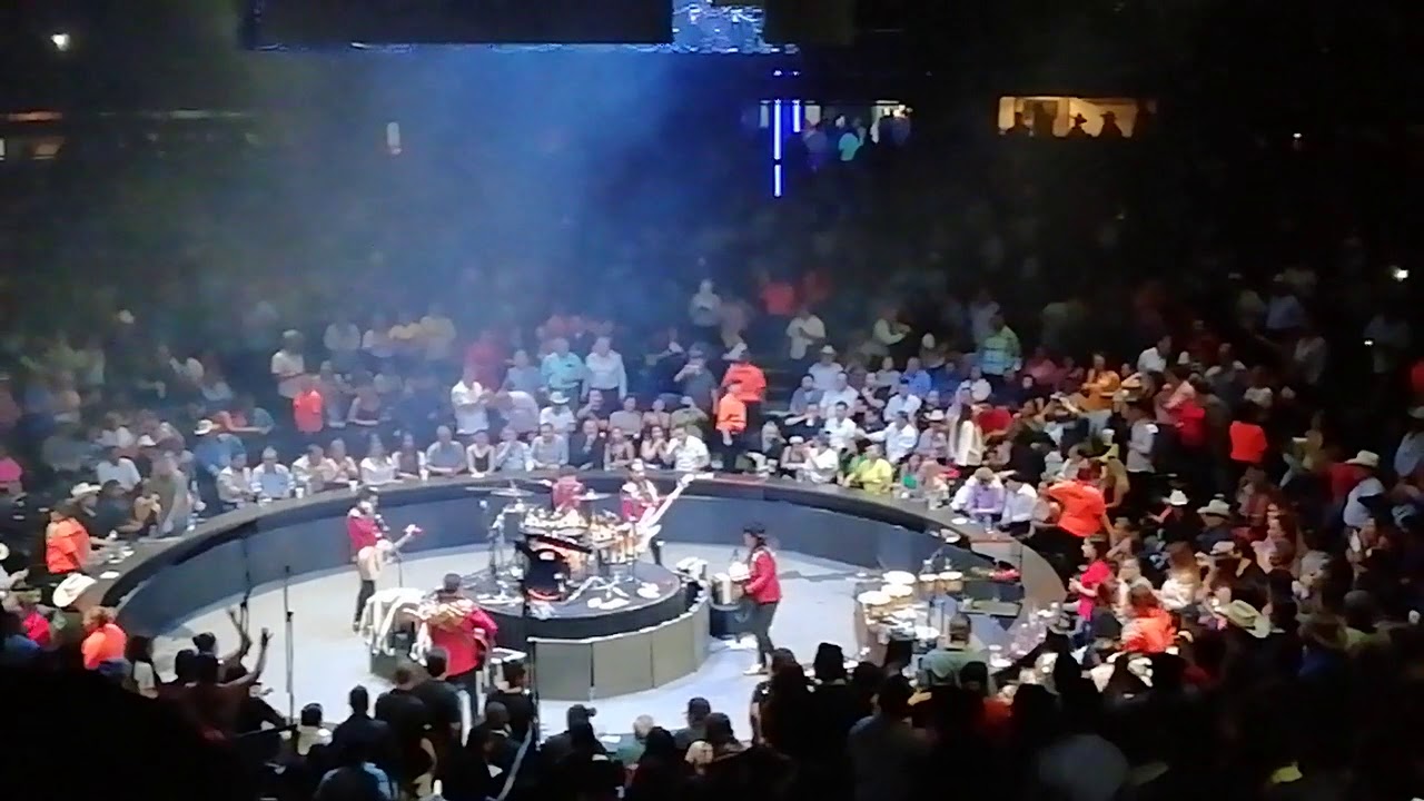 La Bala Los Tigres del Norte Monterrey - YouTube