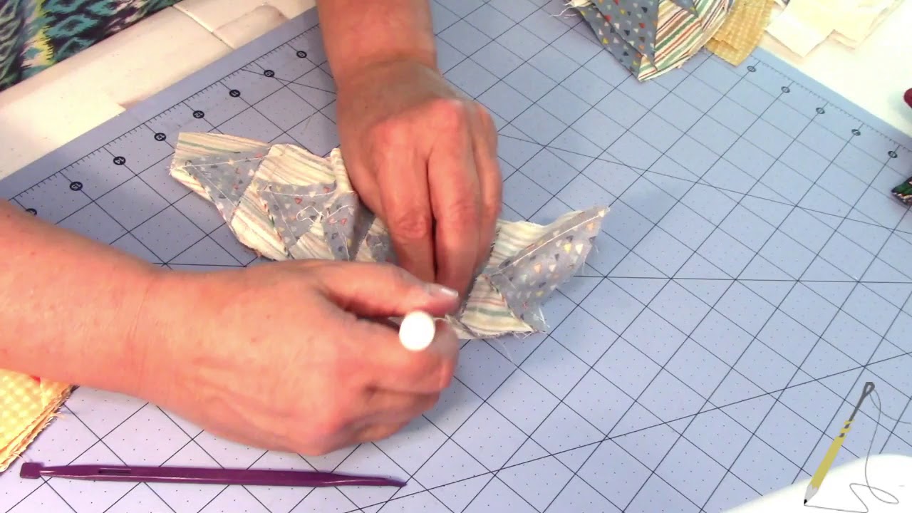 Paper Pieced Log Cabin Tutorial - Video 14 - YouTube