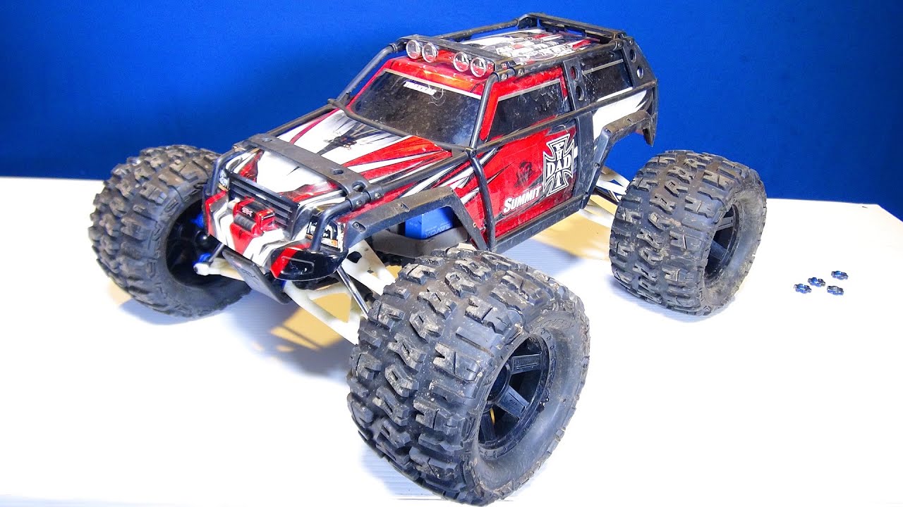 RC ADVENTURES - Traxxas Summit Repair - Dual Motor Pinion Mesh - YouTube