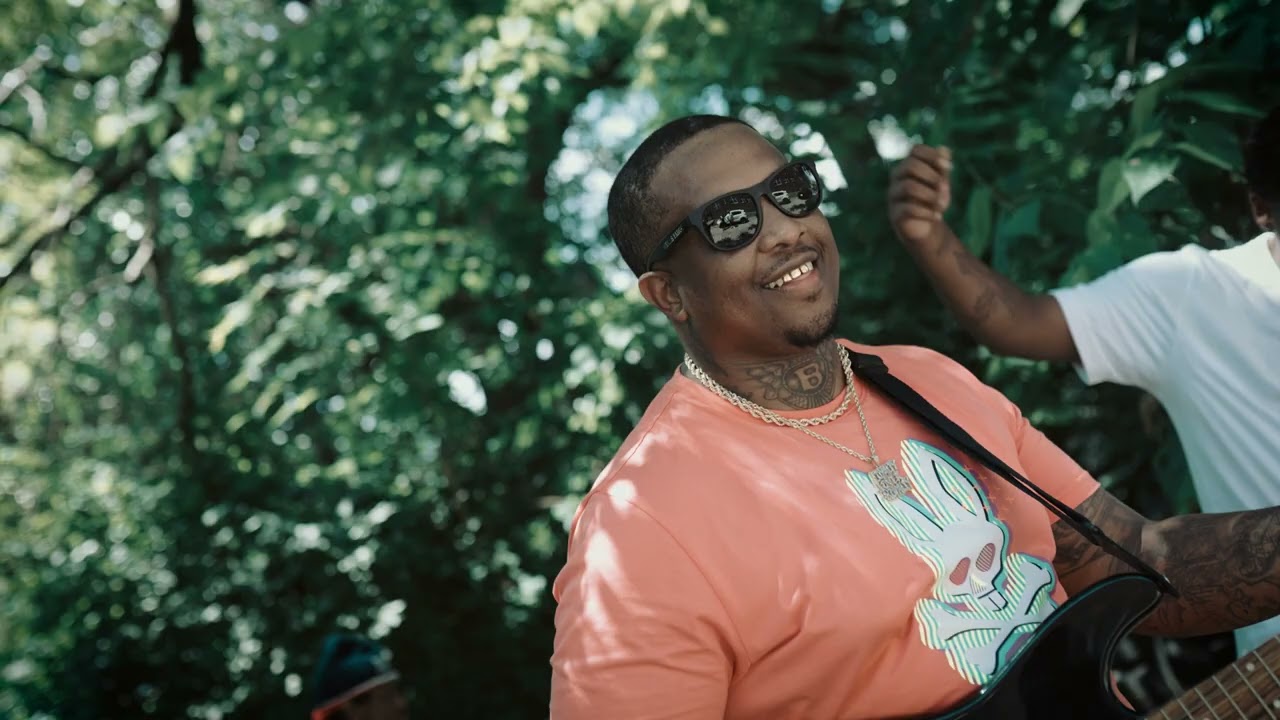 LIL BILLY ft YELLA MRC OLD FRIENDS - YouTube
