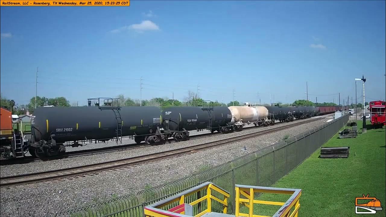 BNSF 3930 leads a manifest in Rosenberg, TX - YouTube