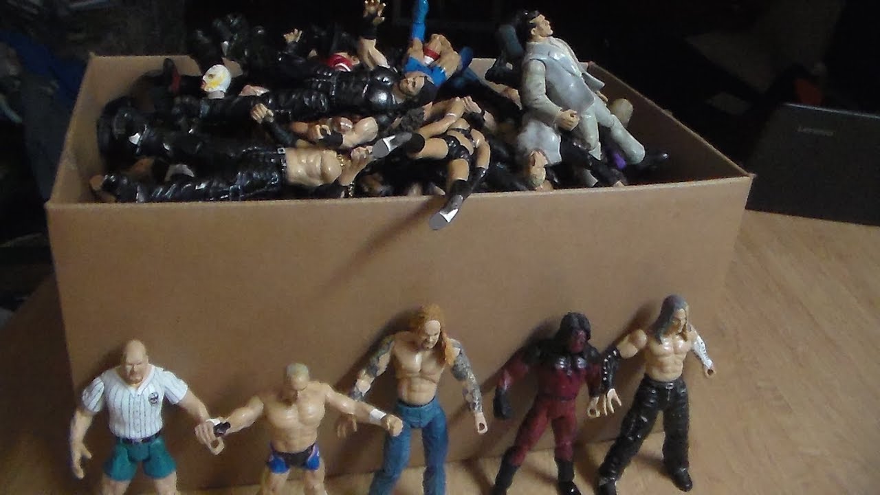 WWF TITAN TRON LIVE FIGURE REVIEWS BOX 2 - YouTube