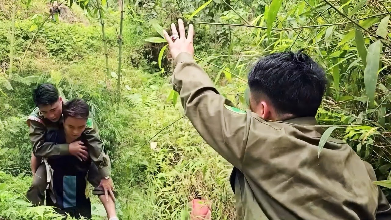 Policeman Nam was in trouble in the forest and was lucky to get help - YouTube