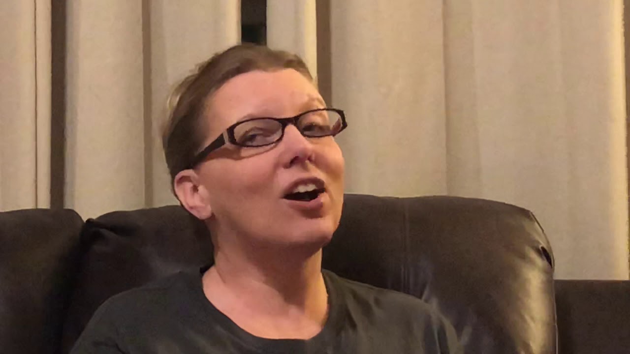 Mrs. Thomas reads Zookeeper Goofy - YouTube