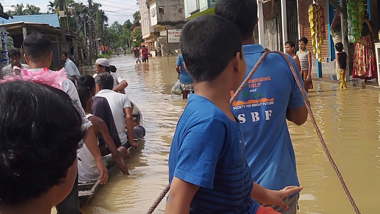 Very dangerous flood at badarpur mission road and barak river water ...