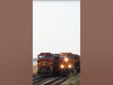 EB Sand Train Passing a Warbonnet on the BNSF - YouTube