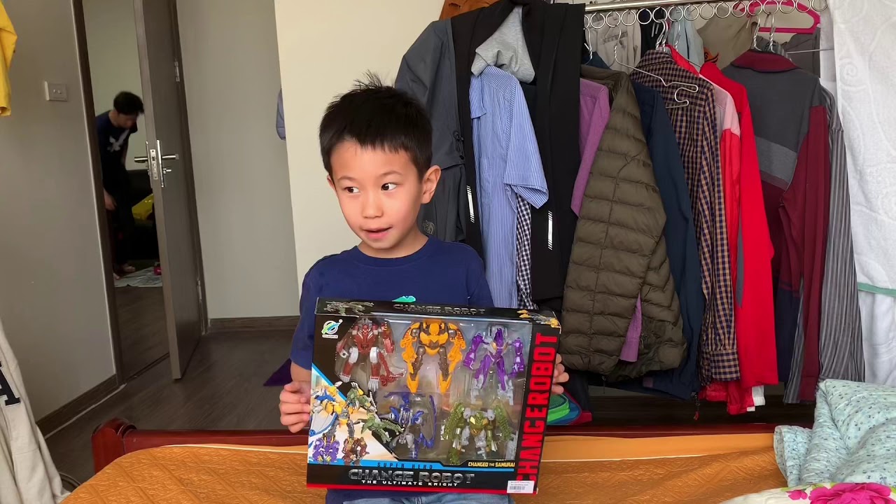 Julien unboxing fake Transformers in Vietnam - YouTube