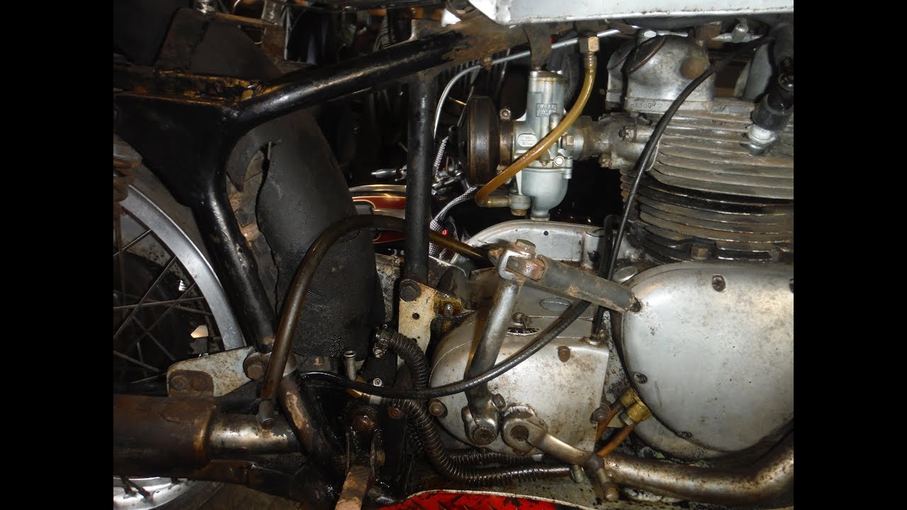 Triumph / Royal Enfield 'Trifield' 500 trials engine oil tank cleaning ...