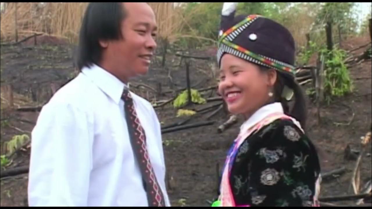 Kwv Txhiaj Pob Tsuas Lis Thiab Nkauj Cua Lauj Daim # 1 Hais Tau Zoo Heev Li - YouTube