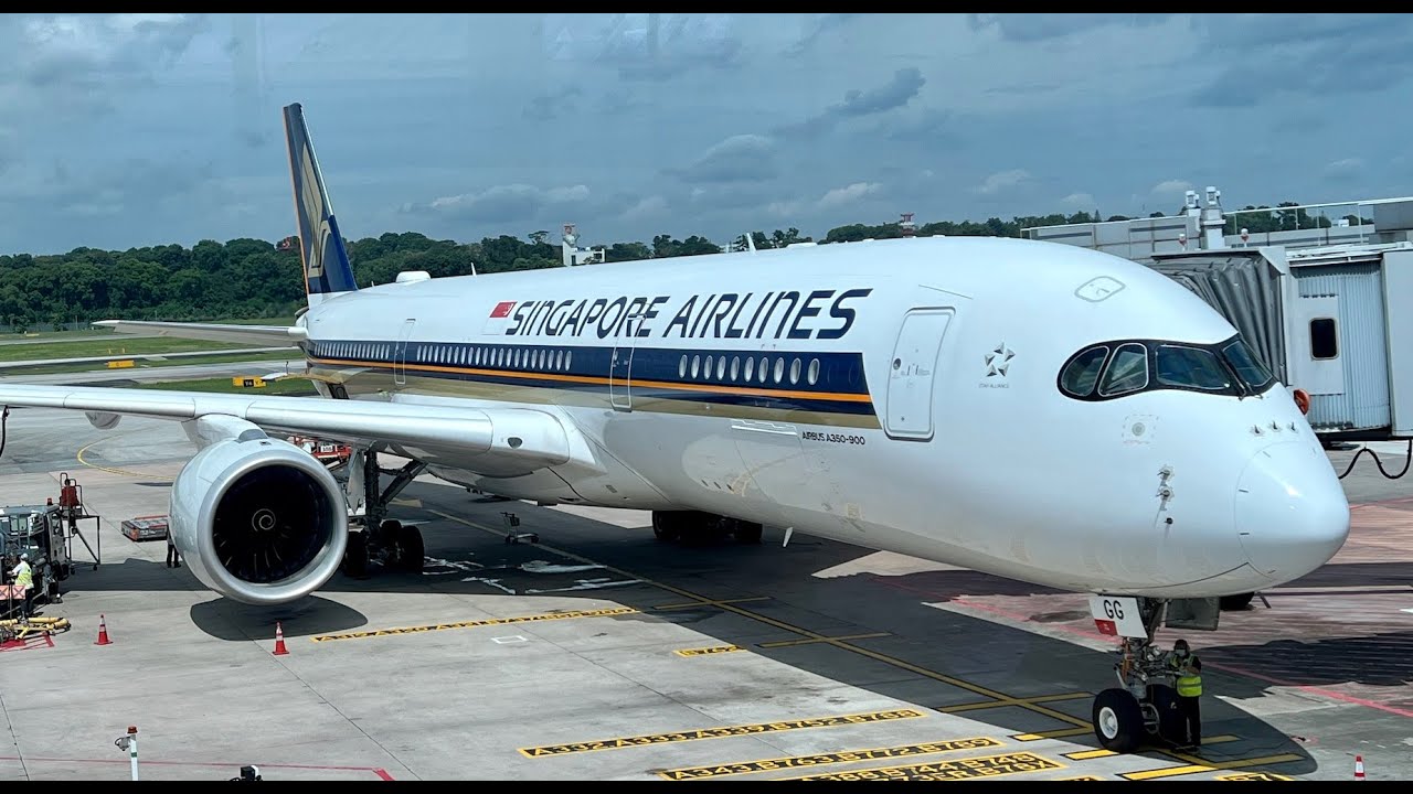 Singapore Airlines SQ24 : The Journey of a Thousand Miles Begins With a ...