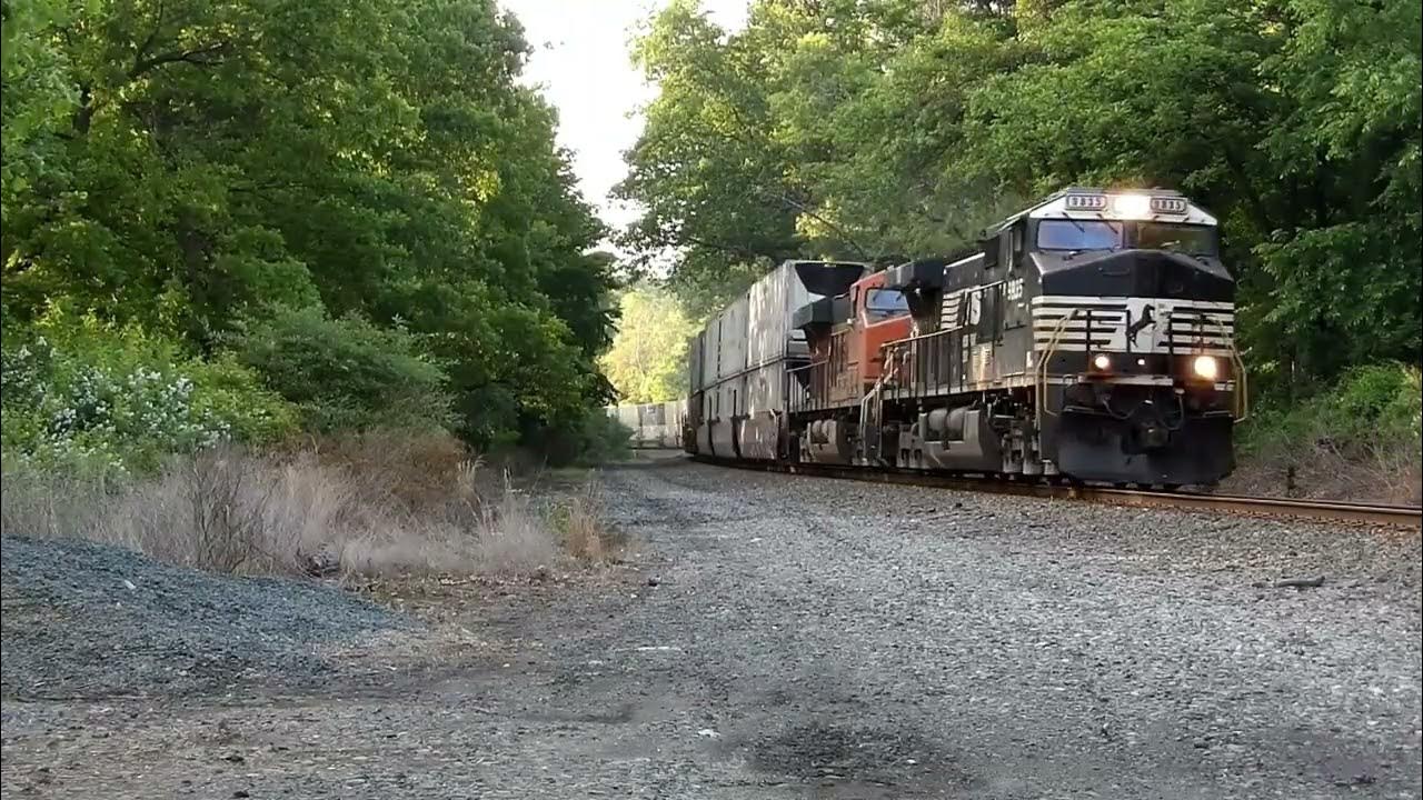 Throwback 5! Lehigh Line Action with BNSF & UP Power at Stanton Station, NJ - YouTube