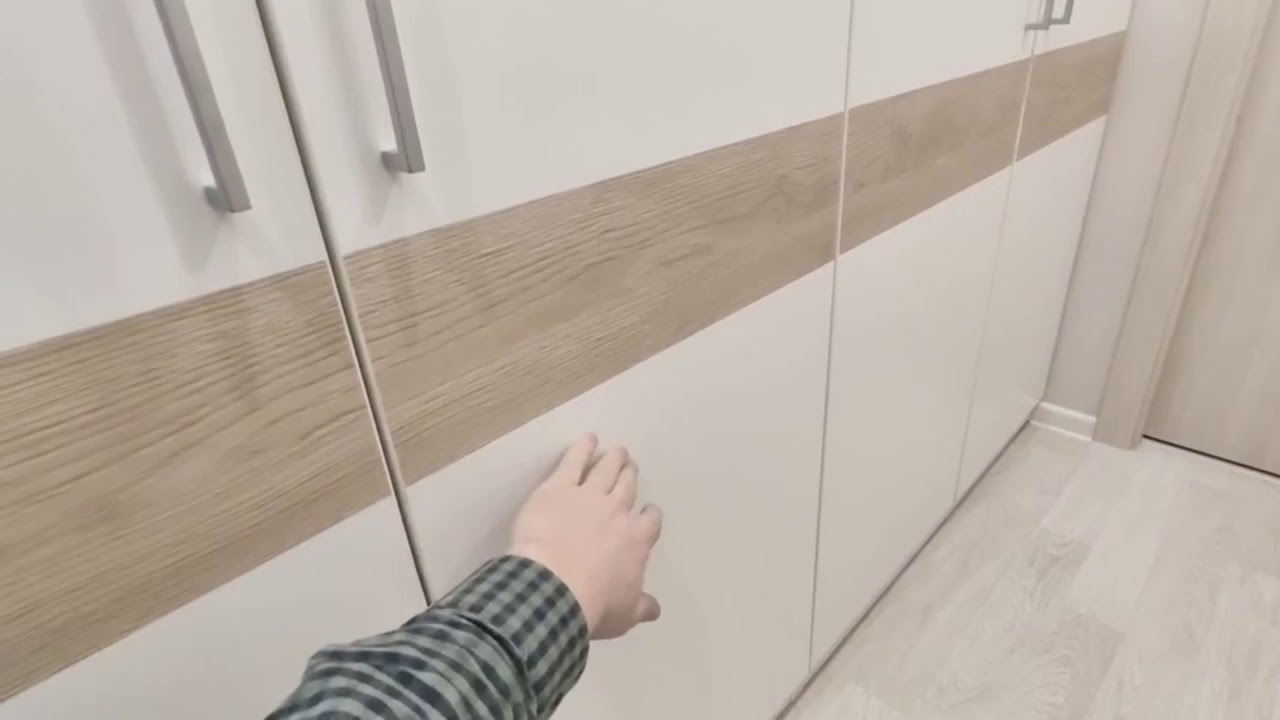 Шкаф в прихожую со столиком 2 цветный - YouTube