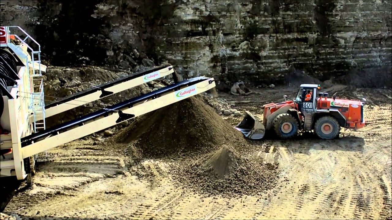 MDS M820 Track Trommel Primary Processing - YouTube