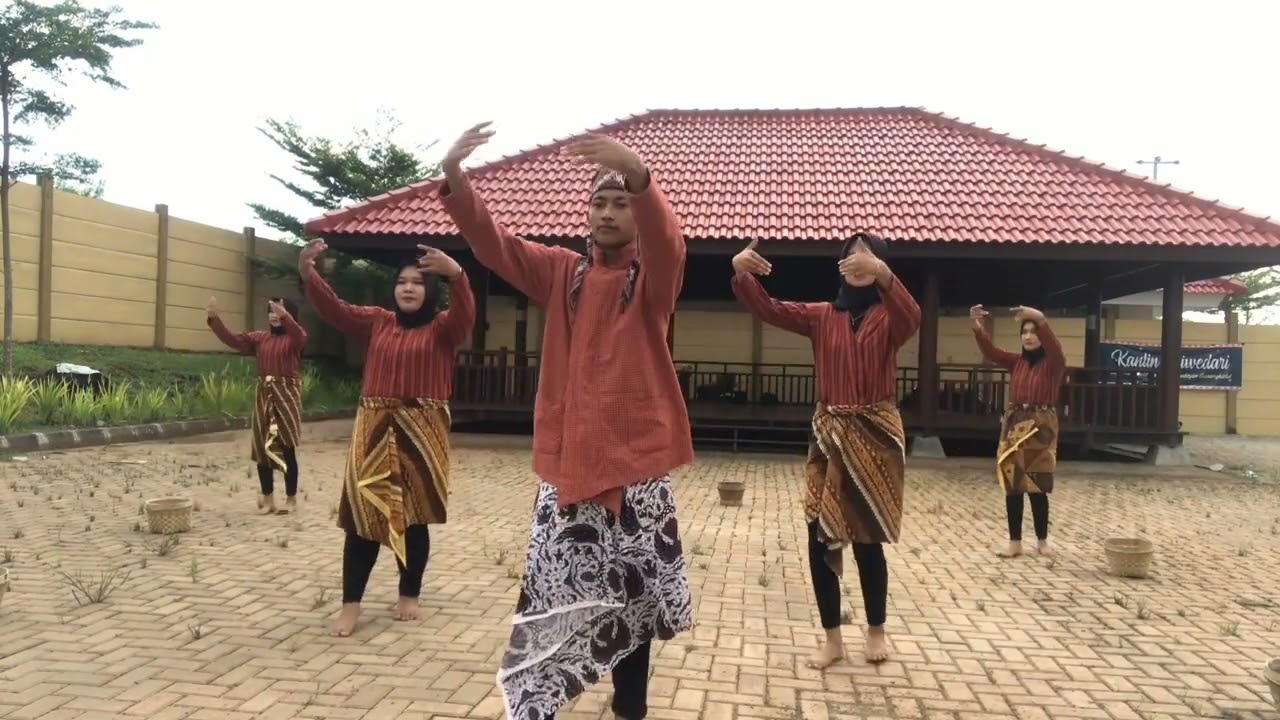 Tari Kreasi Gundul-Gundul Pacul Tradisional X Modern (Kelompok 12 ...