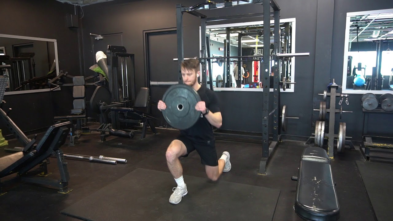 Reverse lunge to knee drive - YouTube