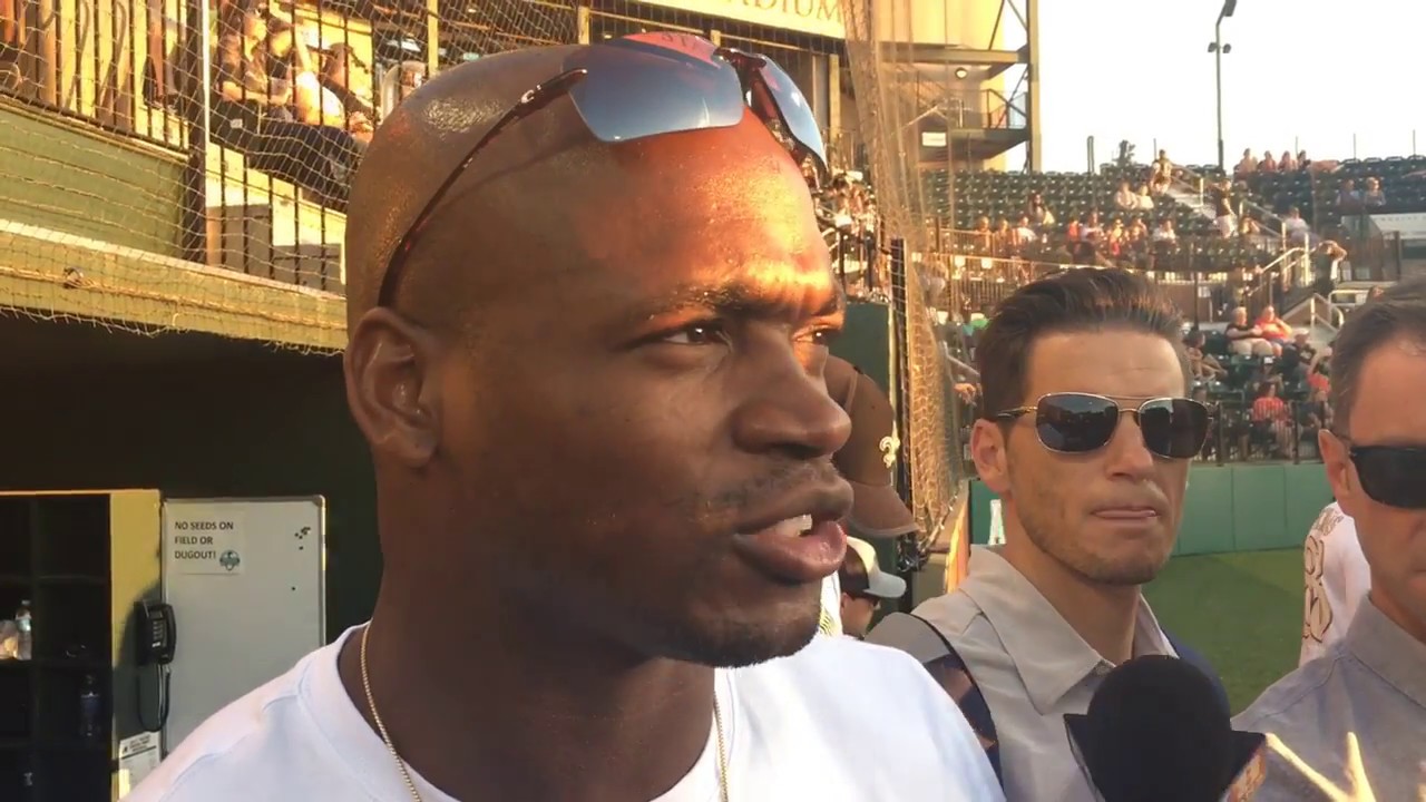 Adrian Peterson talks about retirement of Oklahoma's Bob Stoops - YouTube