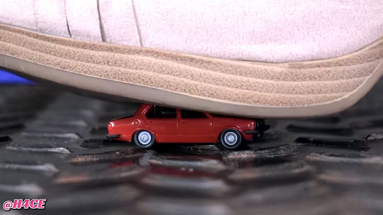 #Experiment - VW Jetta Slow-Motion #Crush #Test 😂 - YouTube