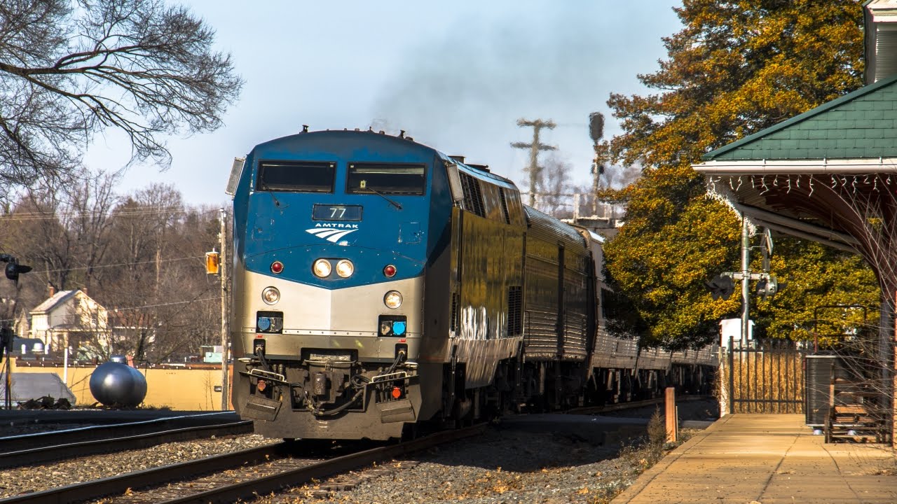 Amtrak 77 leads Cardinal train 51 thru Orange, Virginia - YouTube