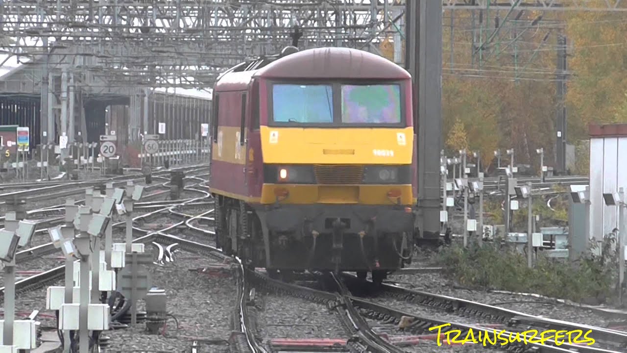 DB Class 90 No. 90039 on 0K74 Crewe C.S - Crewe TMD @ Crewe on 05.11.15 ...