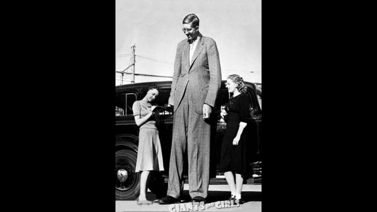 Tallest Man in History – Robert Wadlow 8ft11″ - YouTube