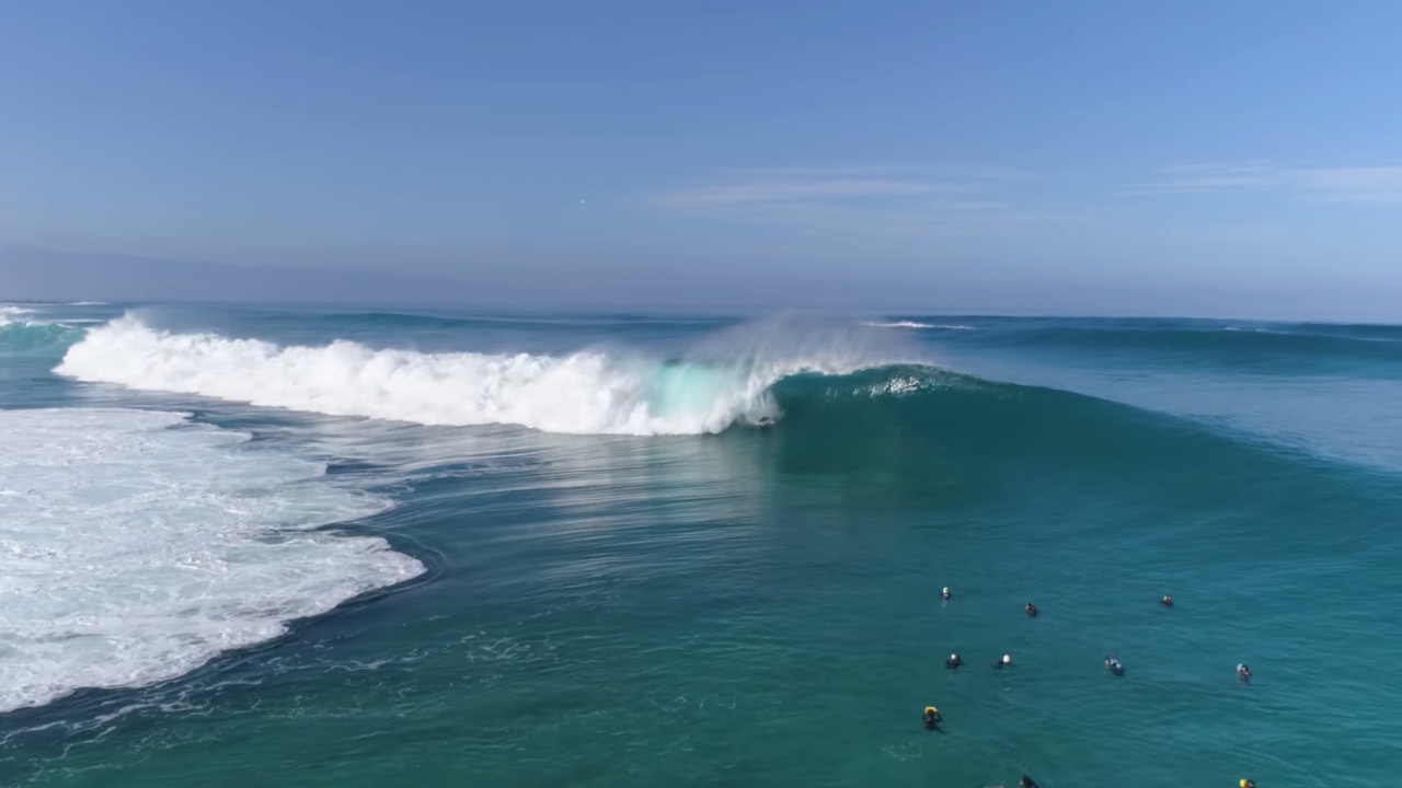 Drone Footage of Ryan Hipwood's Wave at Pipeline - YouTube