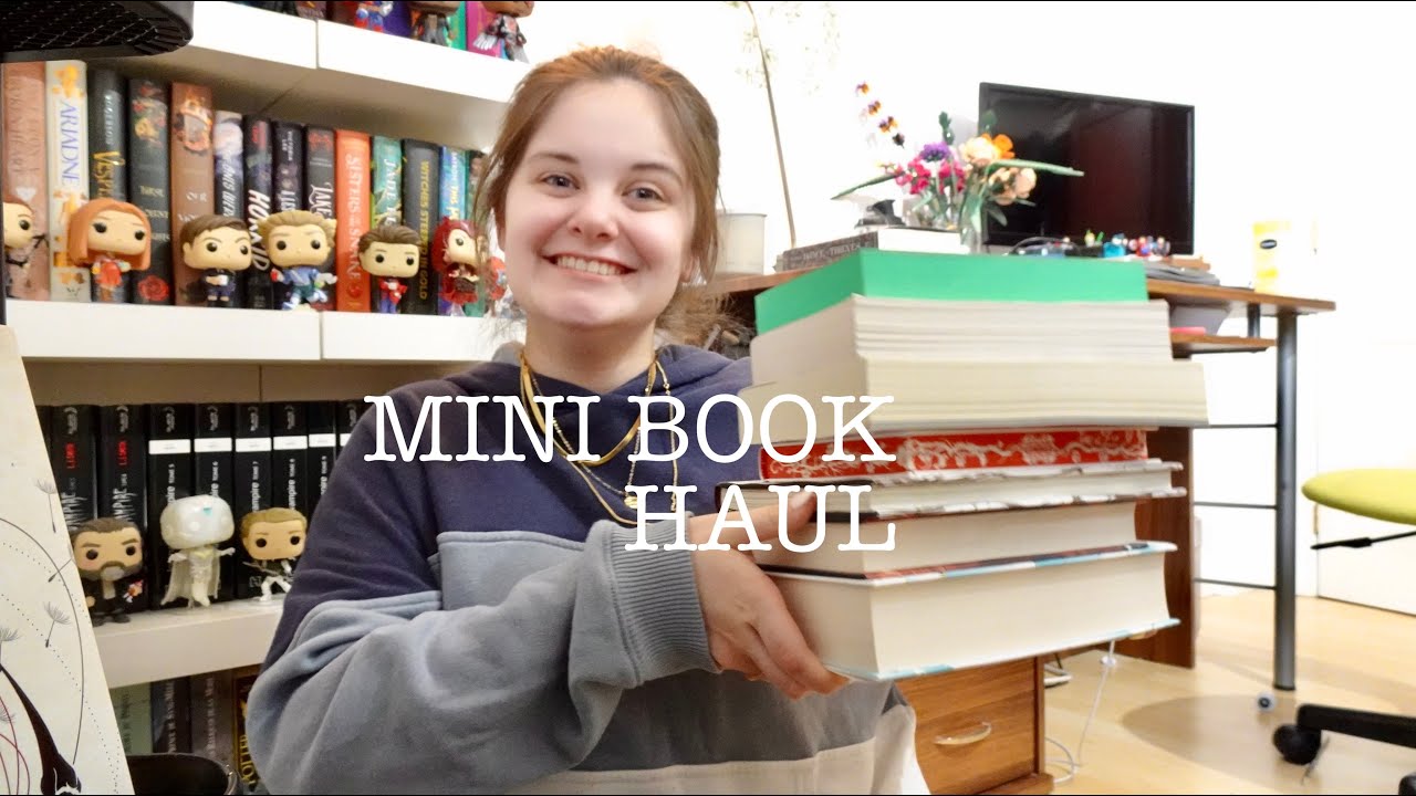 Mini Book Haul || Holly Black, V. E. Schwab, Cassandra Clare and more ...