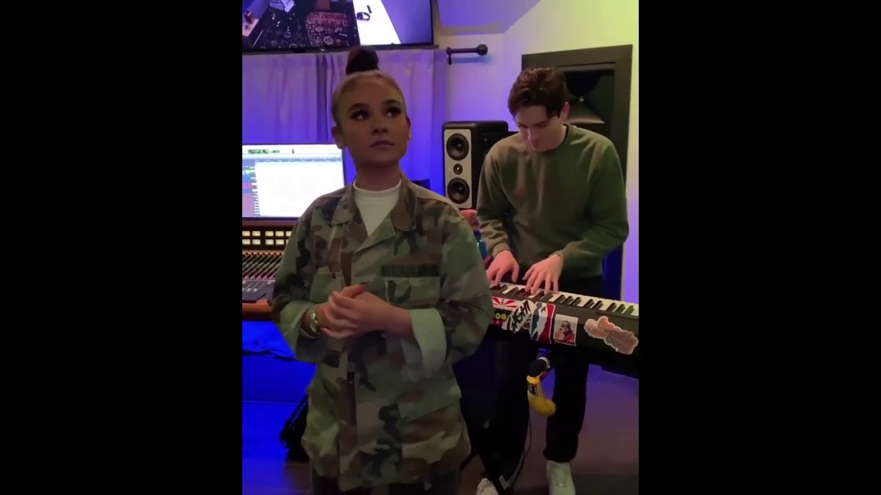 Malaynah - Who’s Laughing Now Freestyle || @malaynah - YouTube