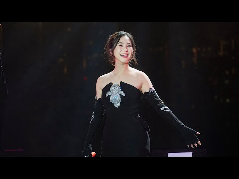 Hương Tràm - EM GÁI MƯA | Live at DeloDelo Show
