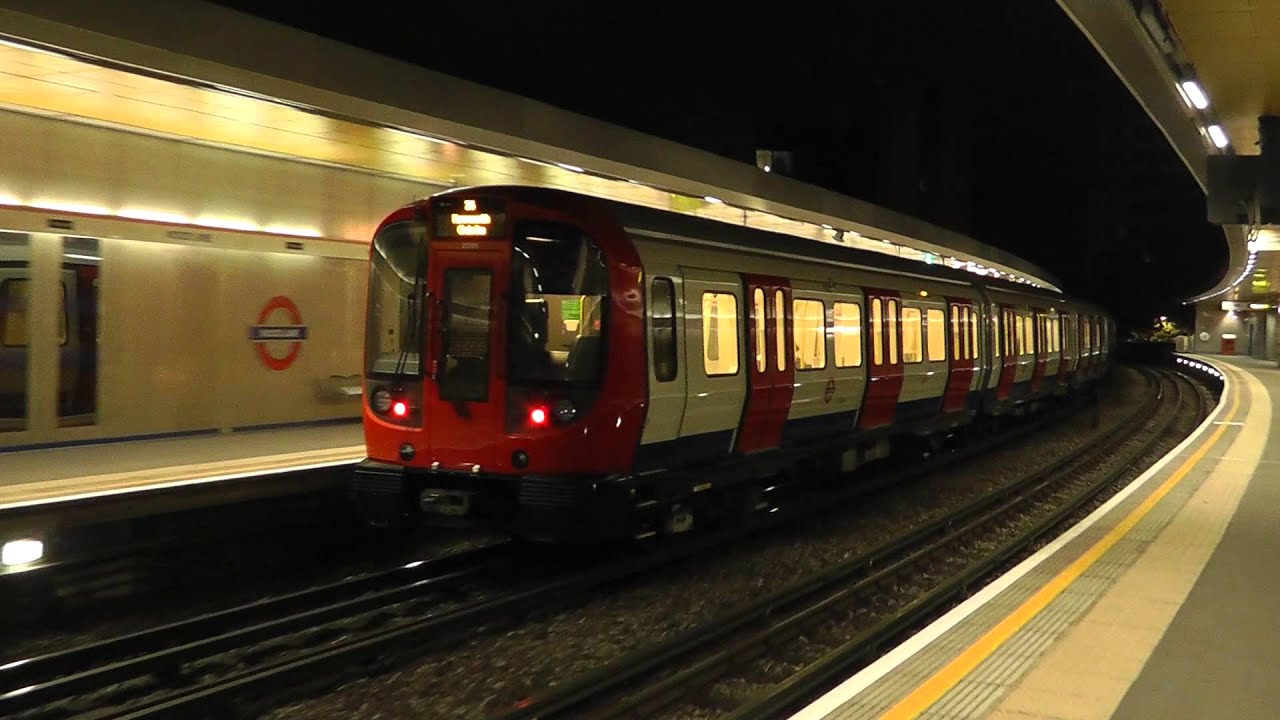 S7 Stock 21400 & S7 Stock 21376 @ Wood Lane - YouTube