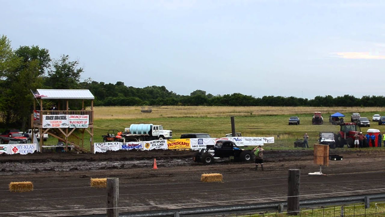 Night Train - Mud Bog, Hamilton MO 7-10-15 - YouTube