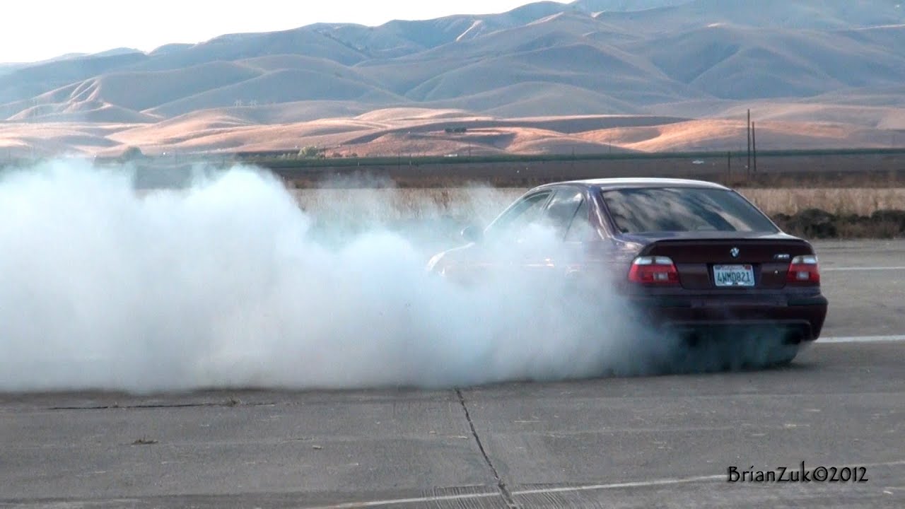 BMW E39 M5 Burnout - YouTube