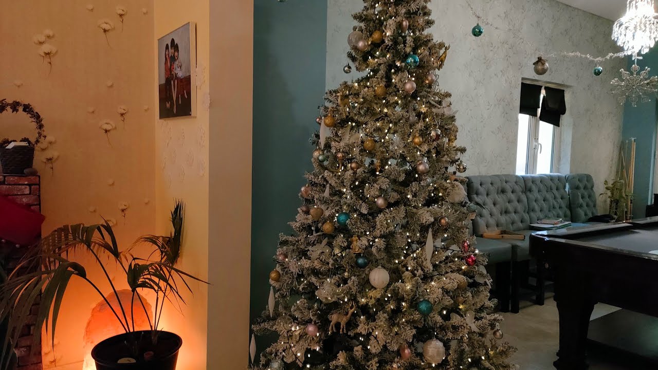 Christmas tree decorations with the vlogger by rizh venus - YouTube
