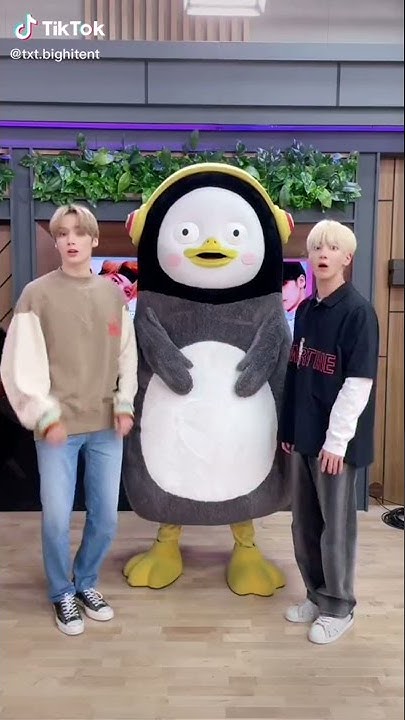 Taehyun & Huening Kai with Pengsoo - Please Don't Go - YouTube