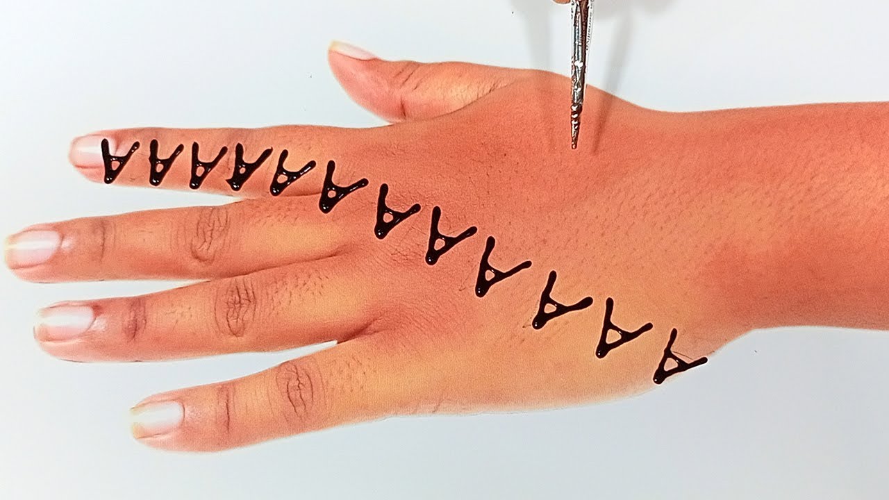 AAAA English letter Beautiful Mehndi designs || Easy Simple Mehndi ...