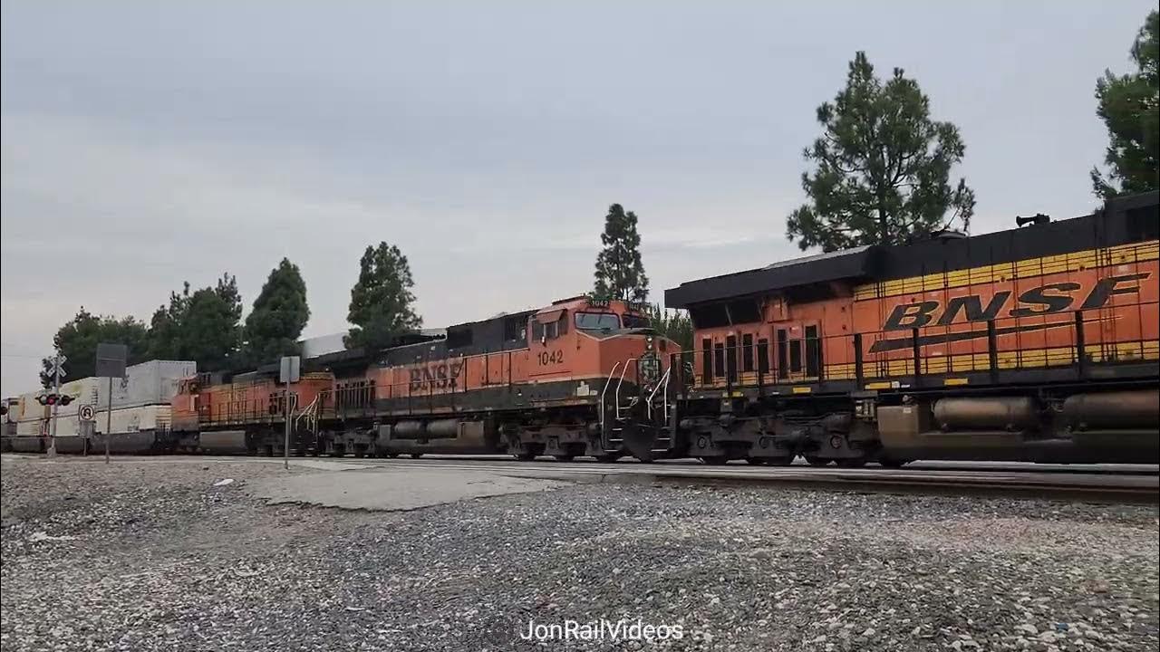 9/22/23 Pre: EB BNSF ZLACWSP with BNSF 1042 trailing passing through Los Nietos/SFS - YouTube