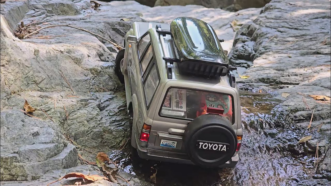 1/10 Scale RC Car Toyota LC80 custom chassis - creek rock crawling ASMR ...
